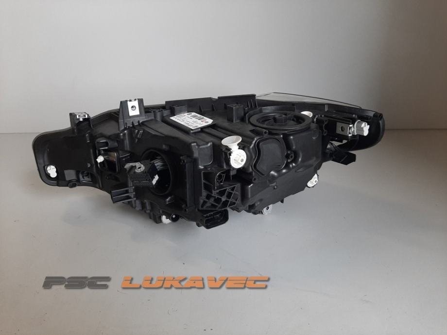 BMW 3 F30 FAR DESNI 8492474 2018.