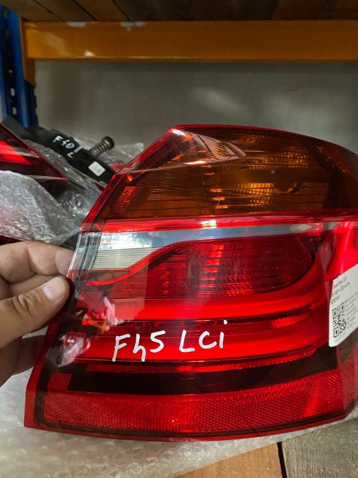 Bmw f45 lci zadnja desna Lampa