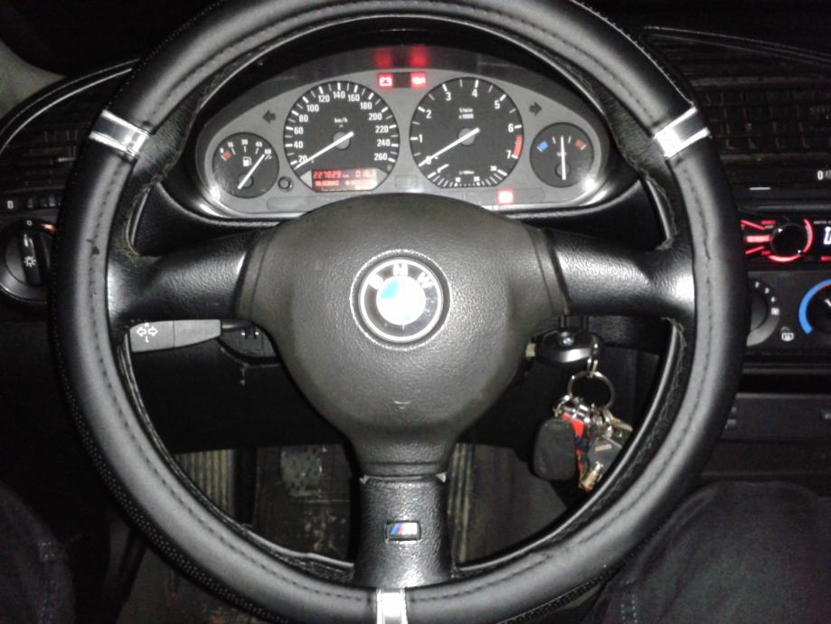 Djelovi za BMW e36 (farovi, volan, check control, felge...)