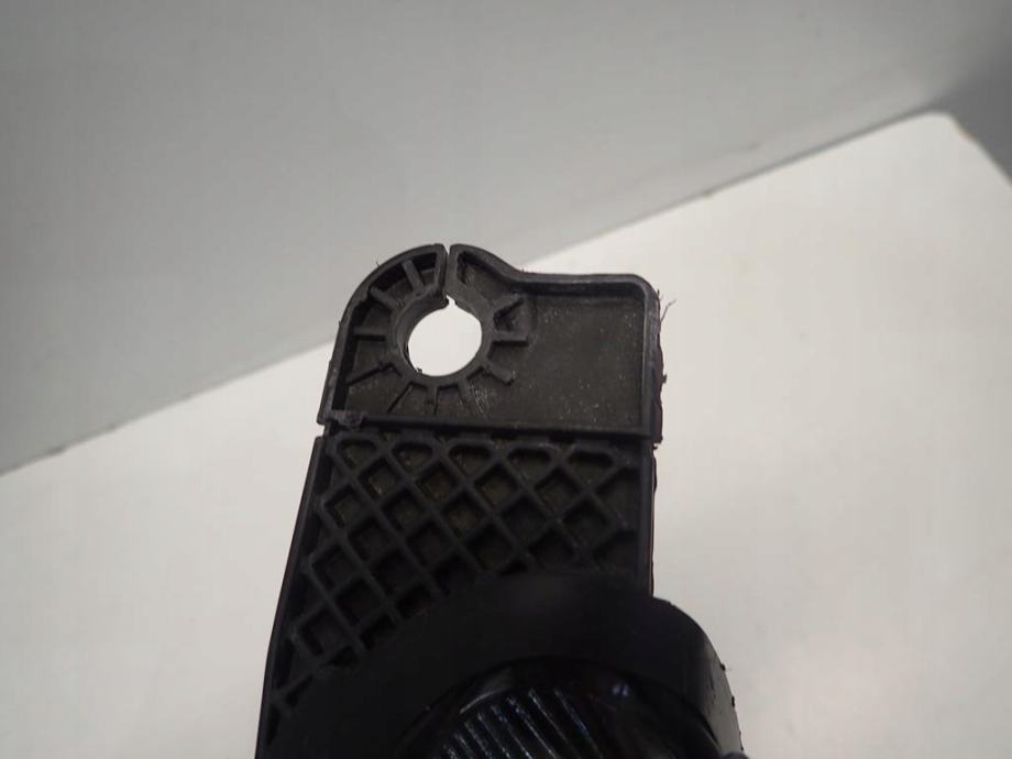 FAR PREDNJI FORD FOCUS MK3 REDIZAJN 14- BI-XENON ZAKRETNI