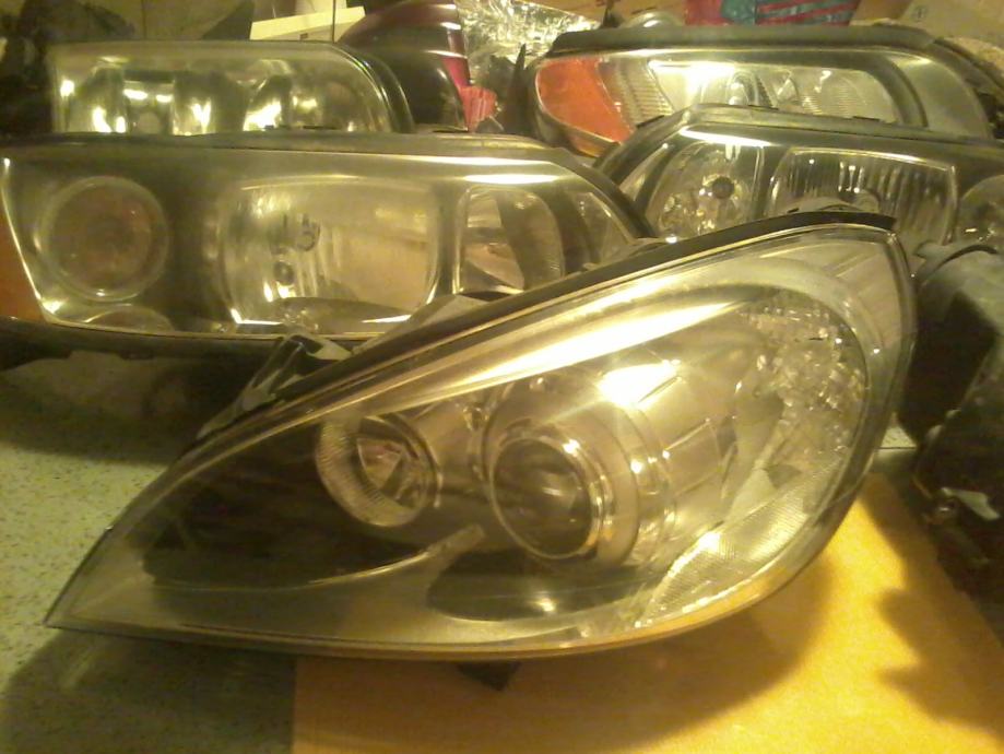 Far Volvo S60 2011 godina