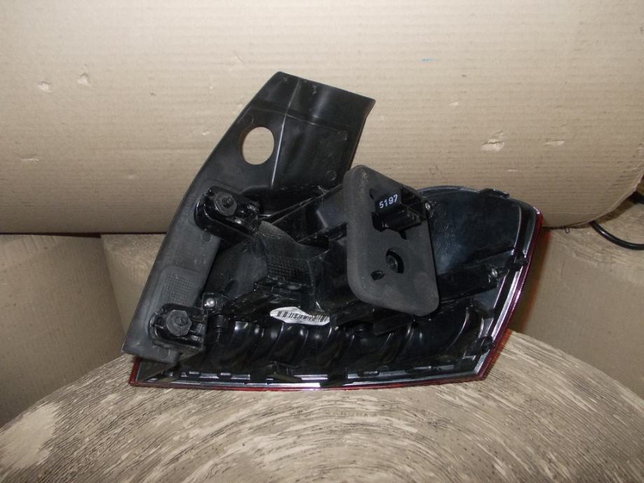 FAR ZADNJI LIJEVI VW VEZNI LIMSAT B8 KARAVAN LED