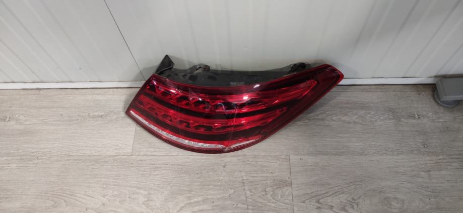 MERCEDES e coupe W207 , 207 - DESNO ZADNJE SVJETLO 2079063400