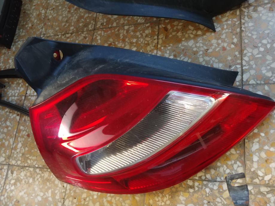 Renault megane 2 stražnja svjetla stražnji far
