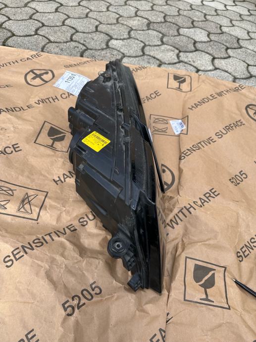 Škoda Octavia III Facelift L far halogeni 5E1941015C 5E1 941 015 C