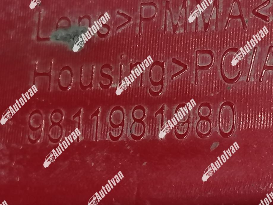 STRAŽNJA DESNA MAGLENKA PEUGEOT 5008 P87 9811981980