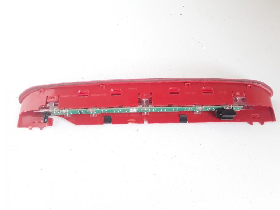 TRECE STOP SVJETLO 5K0945087D Volkswagen GOLF V 2003-2009