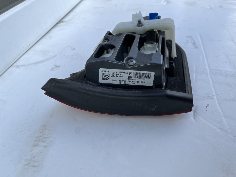 W205 karavan zadnja desna lampa A2059066000