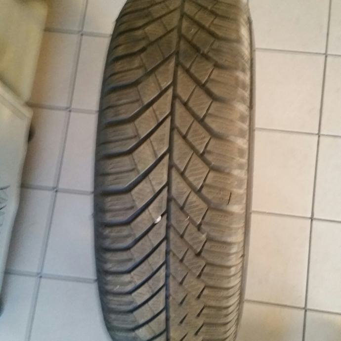 98X5 15 ALFA 147,156 4 kom.S ZIMSKIM GUMAMA 195/65X15 RIJEKA