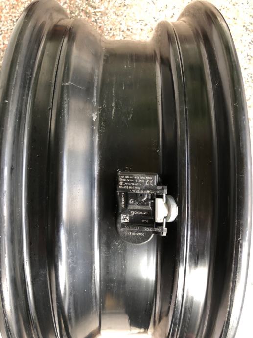 Čelične felge 15 rupe 4x100, 4 kom. sa TPMS senzorima, Suzuki