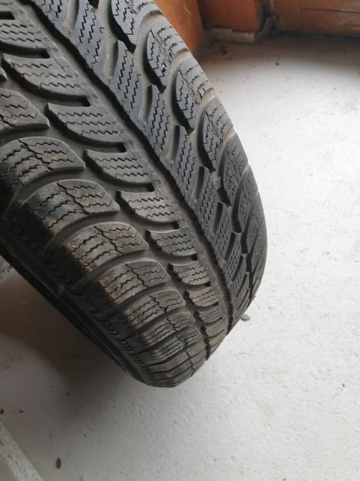 Gume zimske 195 65 R15
