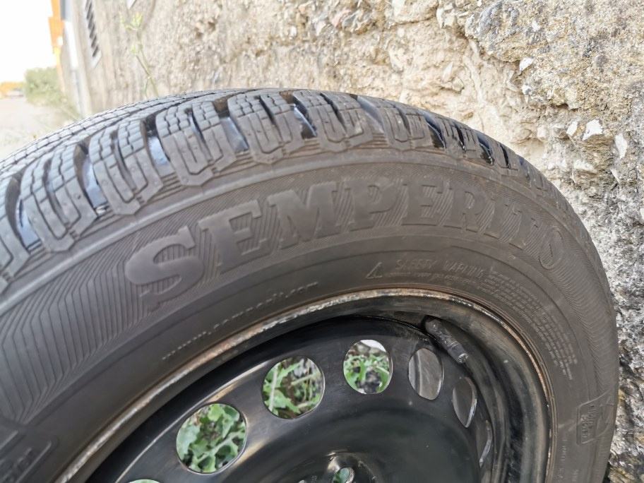 Zimske gume 215 60 R16 Semperit kotač felge