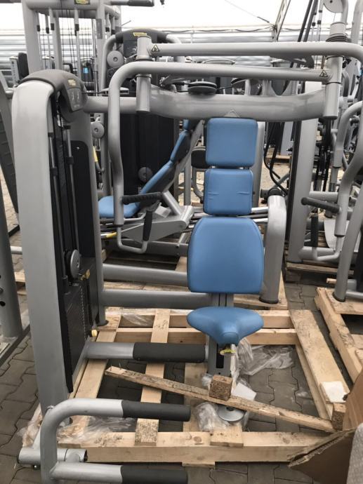 Technogym selection set sa cable jungle masinom
