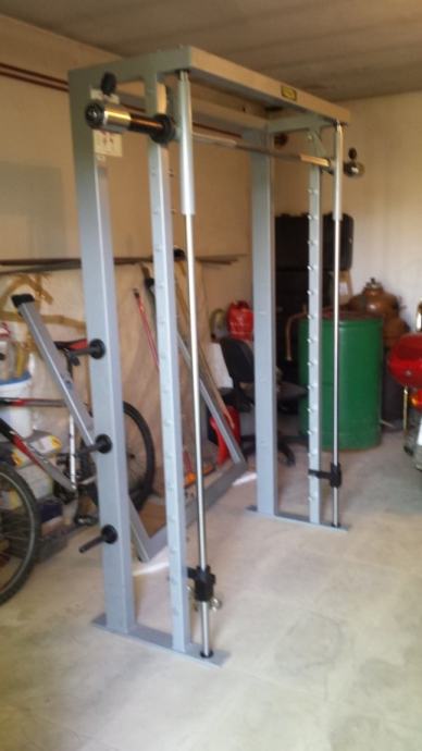 Smith masina Technogym +Univerzalna klupa Technogym NOVA+120 kg utega