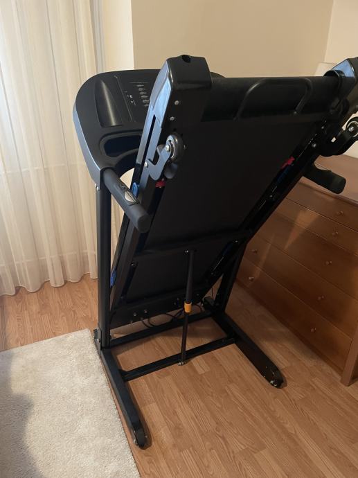 Traka za trčanje Capital Sports Pacemaker F120