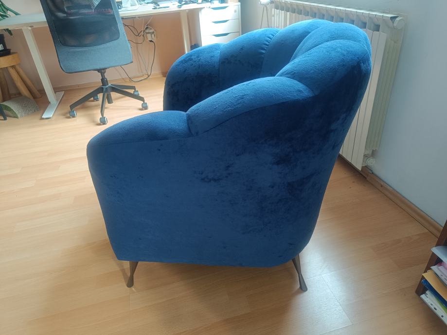 Prodajem plavu baršun fotelju