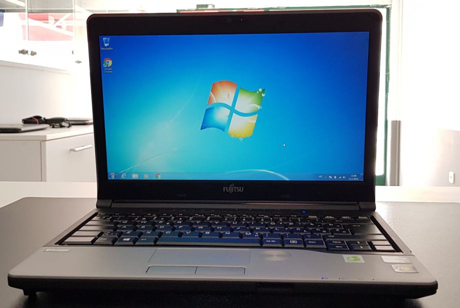 Fujitsu Lifebook 13.3 i5-3320M/4GB/500GB HDD/Win7 Pro