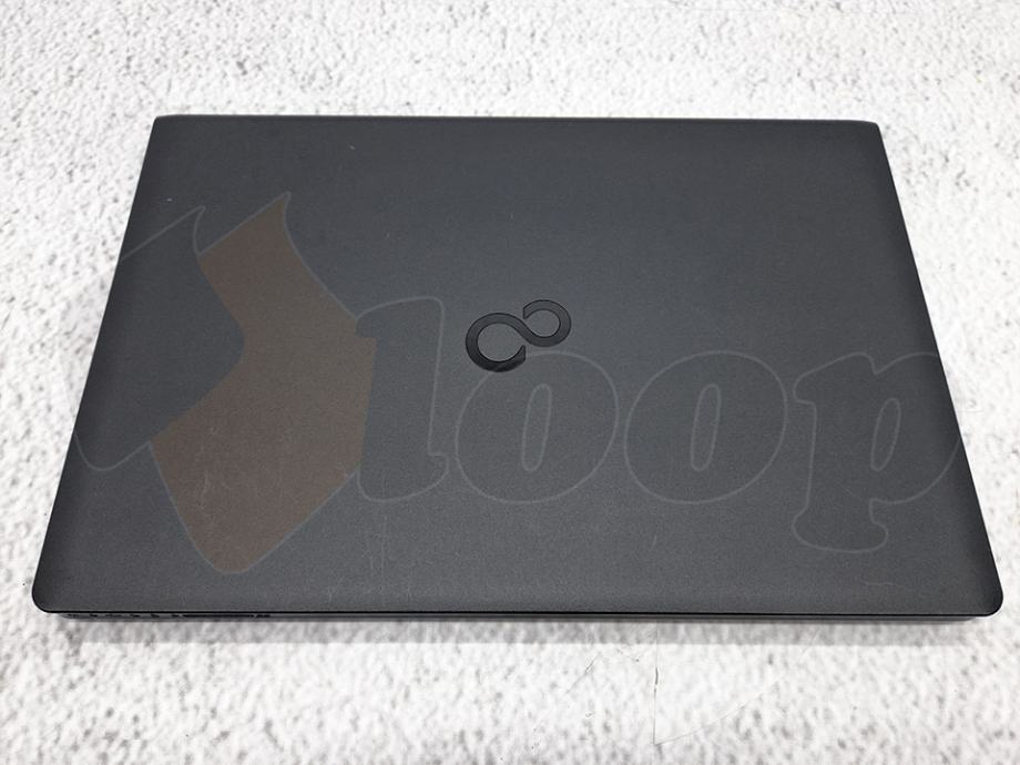 Fujitsu LIFEBOOK A357 15,6 Full-HD, i3-6006U, 8GB RAM, 256GB SSD, Win