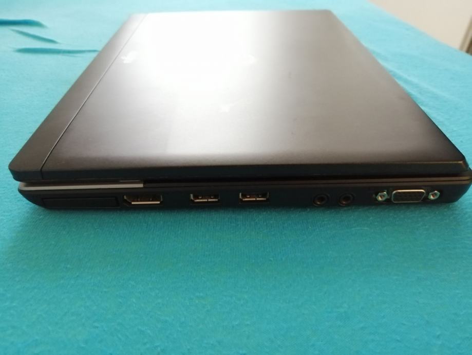 Fujitsu P702 12.5 laptop Core i3 3110M/4gb/60gb ssd/Win 10Pro