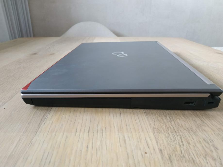 Fujitsu Siemens Celsius H730 - za dijelove