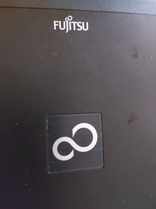 Ispravan Fujitsu laptop