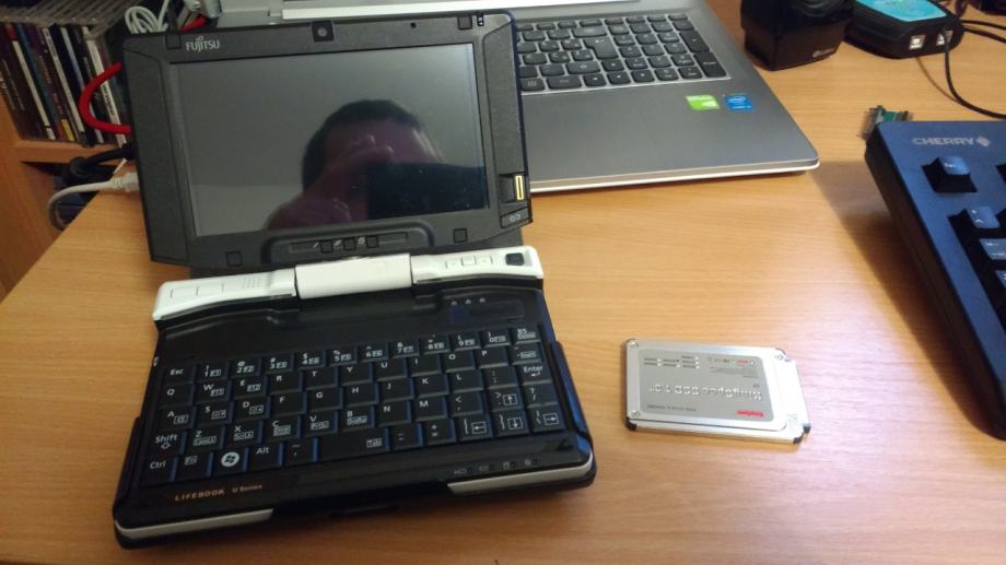 UMPC (Ultra Mobile PC) Fujitsu Lifebook u1010