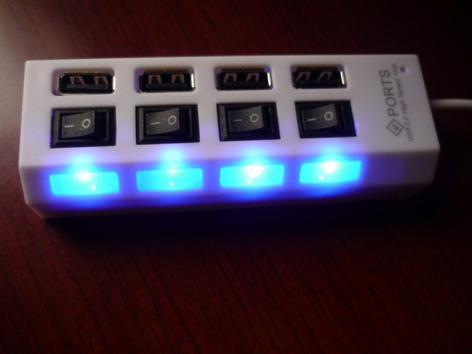 USB razdjelnik (Hub) 4 Ports, 2.0 High speed NOVO!