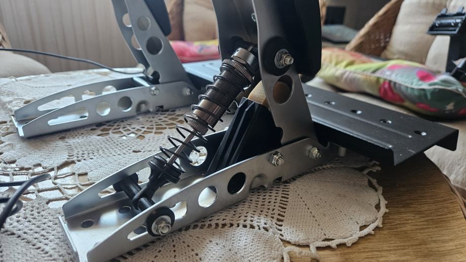 Fanatec CSL pedals + usb adapter + brake mod