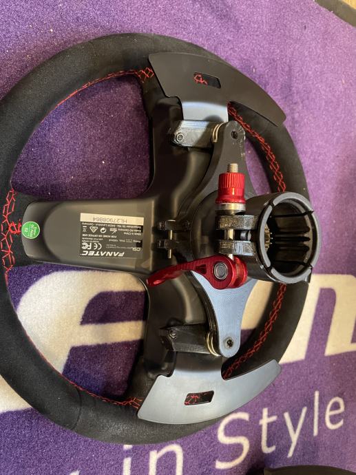 Fanatec CSW 2.5 + P1 volan