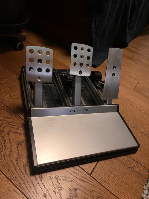 Fanatec GT3RS v2 + Pedals CSR Elite