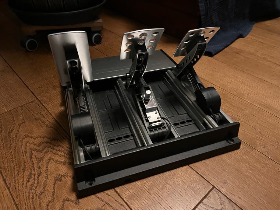 Fanatec GT3RS v2 + Pedals CSR Elite