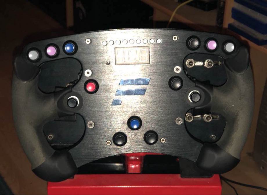 Fanatec Wheelbase EU + F1 volan