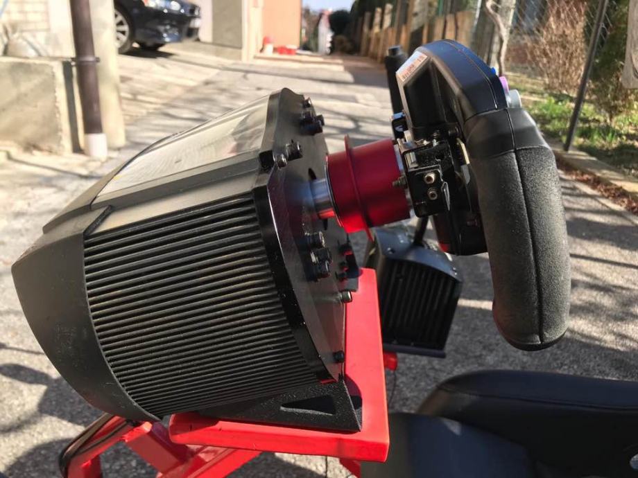 Fanatec Wheelbase EU + F1 volan