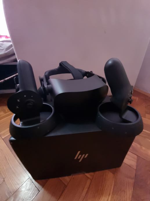 HP Reverb G2 V2 VR uređaj