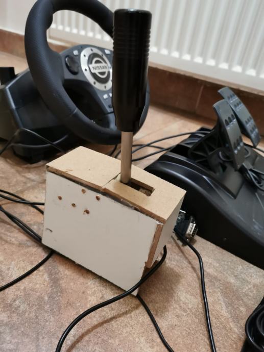 Logitech Driving Force Pro (900°) + homemade rucna