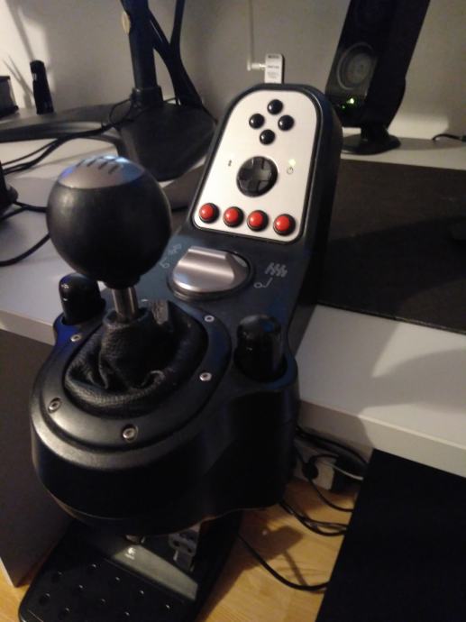 Logitech G25, volan za PC, pedale, mjenjač, TOP model, očuvan,ispravan