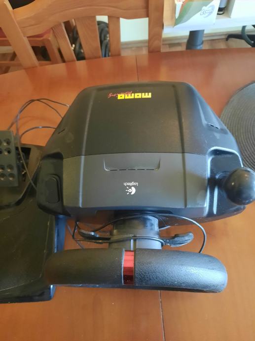 Logitech® MOMO® Racing Force Feedback Wheel volan za PC