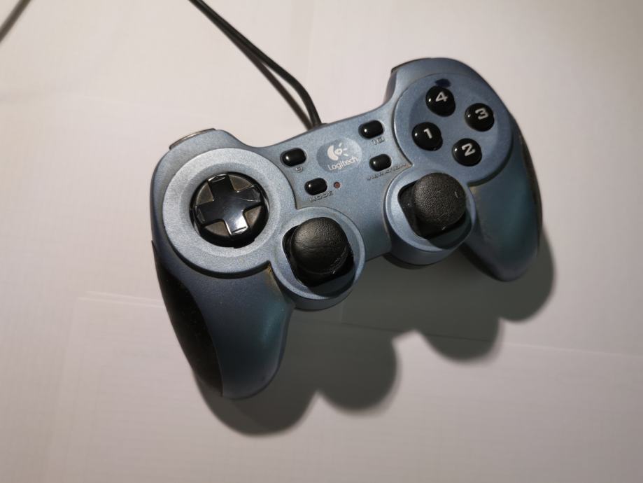 Logitech Rumblepad 2 gamepad
