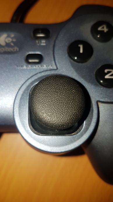 Logitech RumblePad 2 (USB Gamepad)