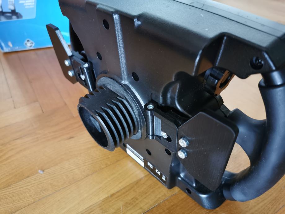 Thrustmaster T300 RS + Ferrari F1 volan (mod)