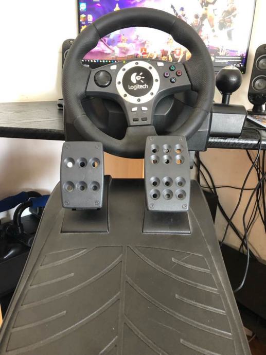 Volan Logitech Driving Force PRO za PC/PS2/PS3, USB