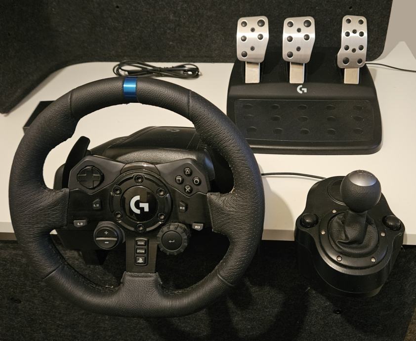 Volan LOGITECH G923 Trueforce Sim Racing Wheel + Mjenjač Driving Force