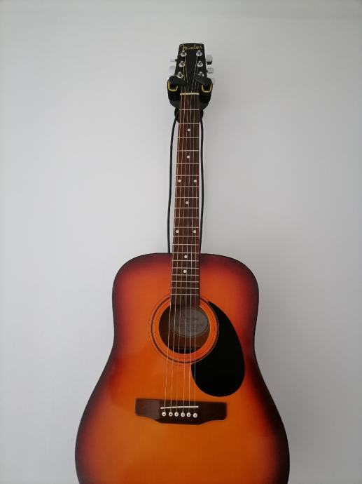 akusticna gitara fender