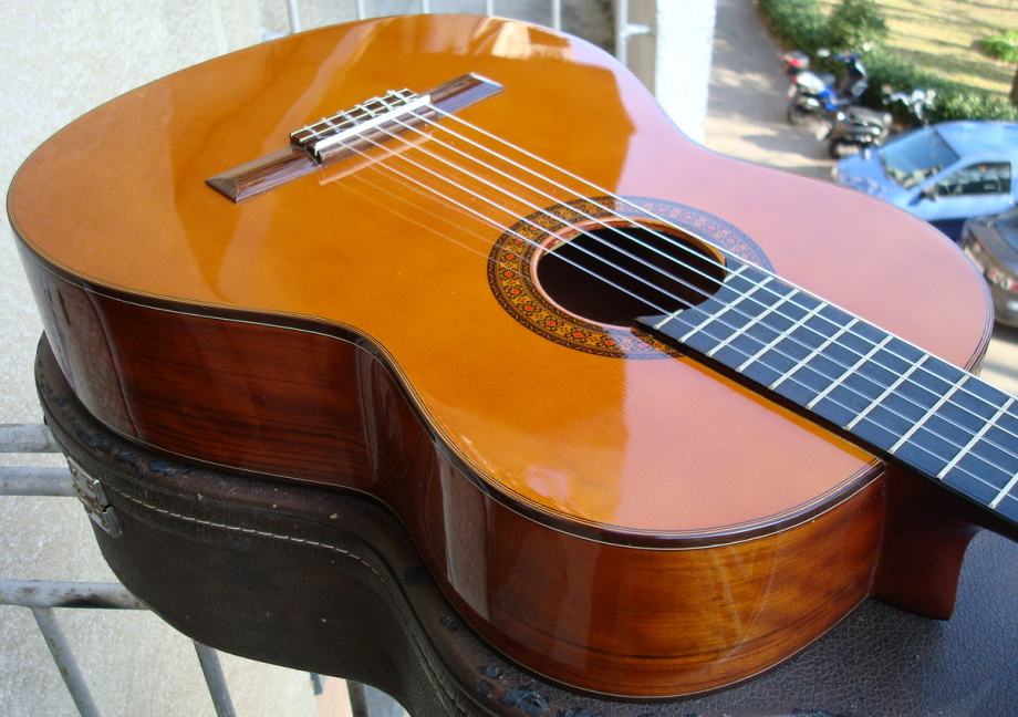 Fender FC-110, klasična gitara iz 1982 godine