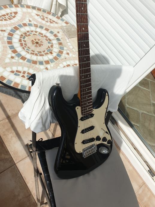 fender stratocaster vintage icon