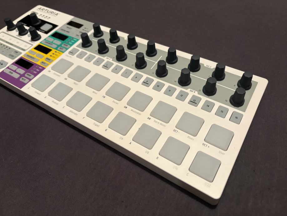 Arturia BeatStep Pro MIDI Controller 2017 - Present - White