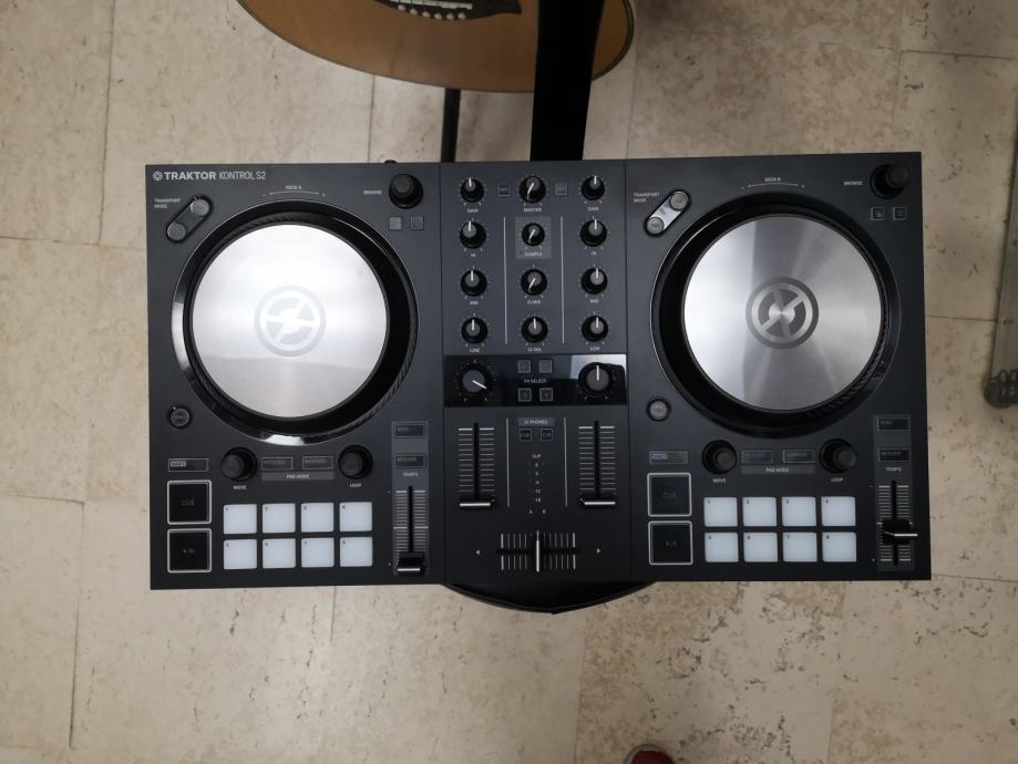 Native Instruments Traktor Kontrol S2 MK3