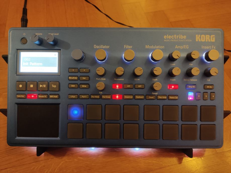 Korg Electribe 2 + sklopivi stalak