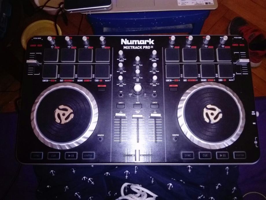 Numark Mixtrack Pro 2