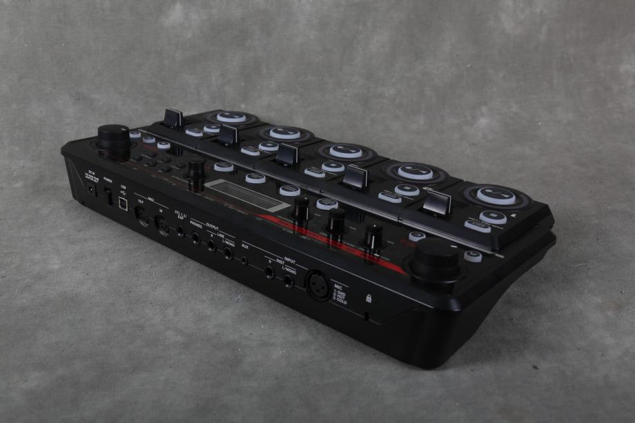 PRODAJEM - BOSS RC-505 MK1 Loop station, looper